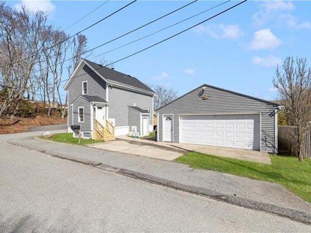 3 bedroom, Tiverton RI 02878 104234048