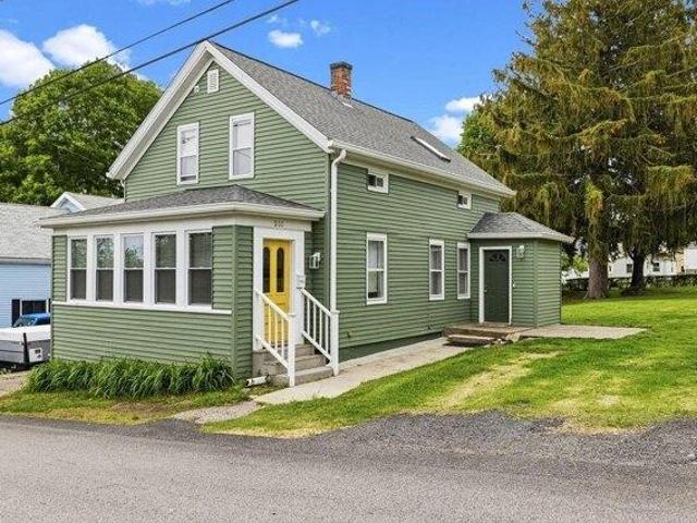3 bedroom, Tiverton RI 02878 104329452