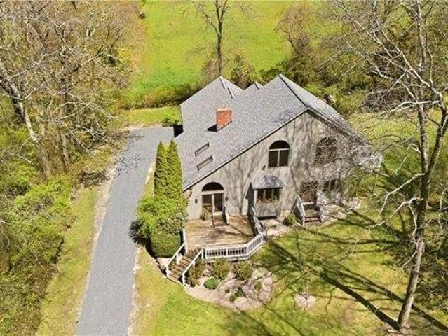 3 bedroom, Tiverton RI 02878 104444803