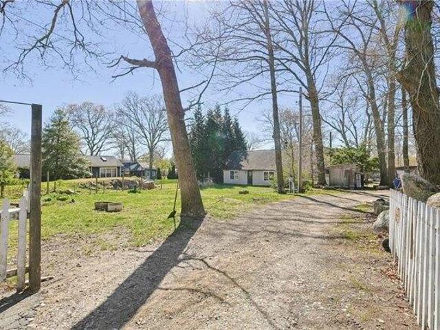 3 bedroom, Tiverton RI 02878 102256877