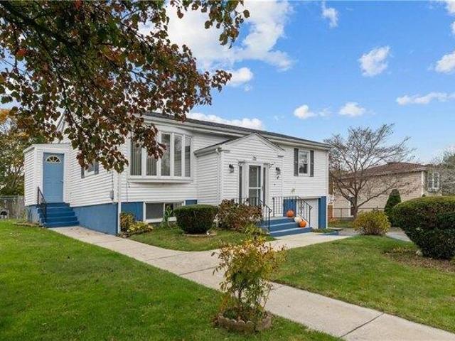 3 bedroom, Tiverton RI 02878 102530867