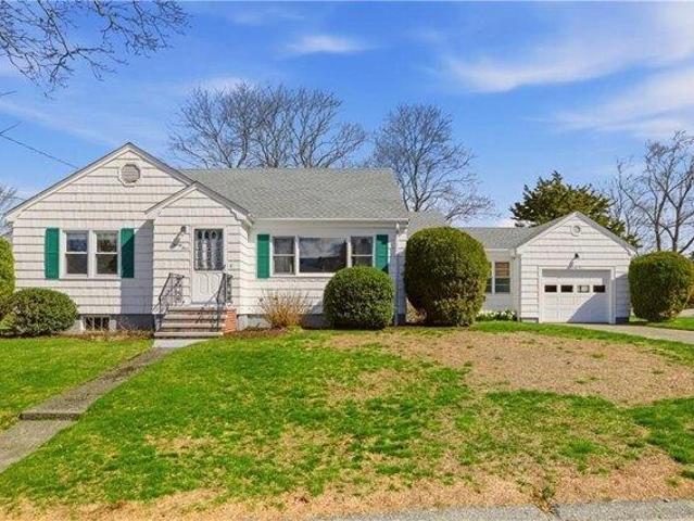 3 bedroom, Tiverton RI 02878 LS102061712