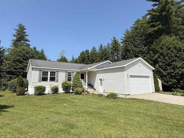 3 bedroom, Tilton NH 03276 105114472