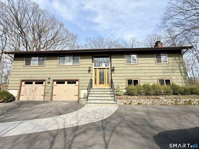 3 bedroom, Trumbull CT 06611 LS102256010