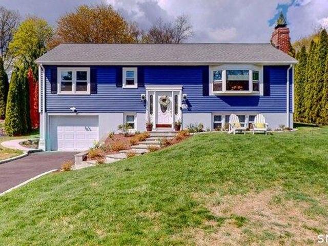 3 bedroom, Trumbull CT 06611 LS102279015