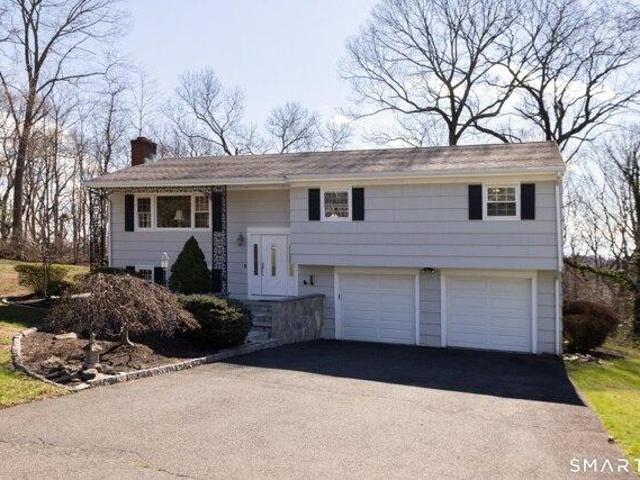 3 bedroom, Trumbull CT 06611 LS102316443