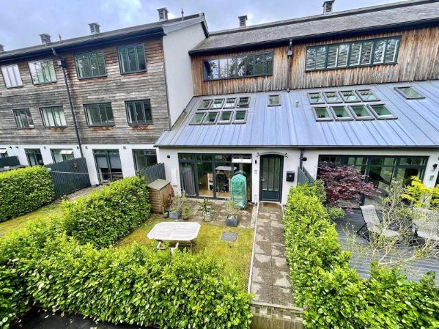 3 bedroom triplex for sale