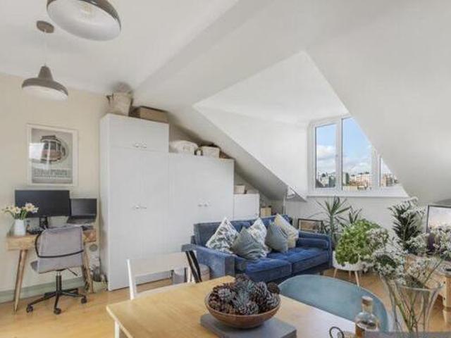 3 Bedroom Triplex For Sale In South Hampstead