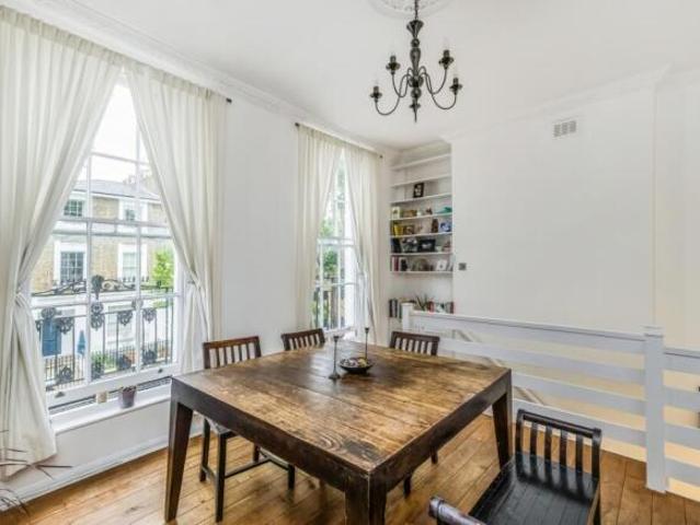 3 bedroom triplex for rent in Richmond Avenue London N1