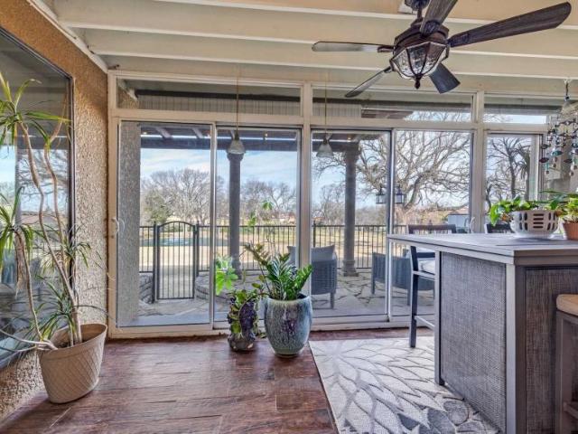 3 bedroom, Tx Tx 102588679
