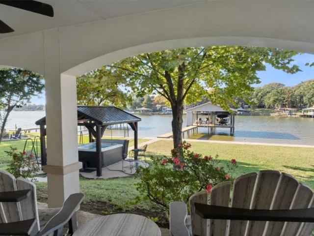 3 bedroom, Tx Tx 102702200