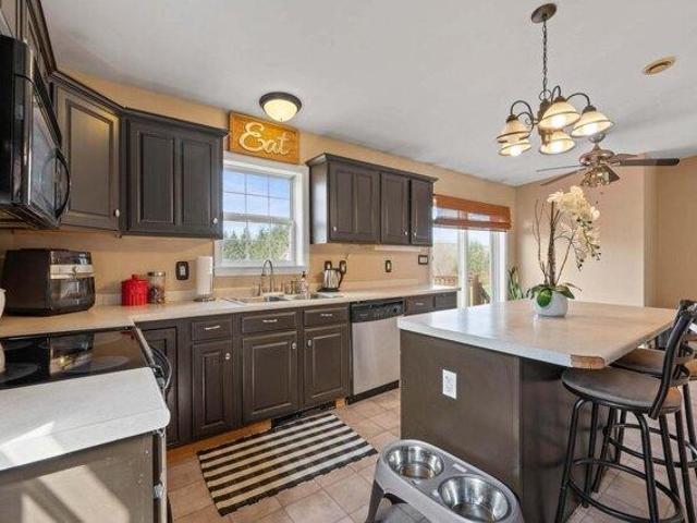 3 bedroom, Union ME 04862 103887515