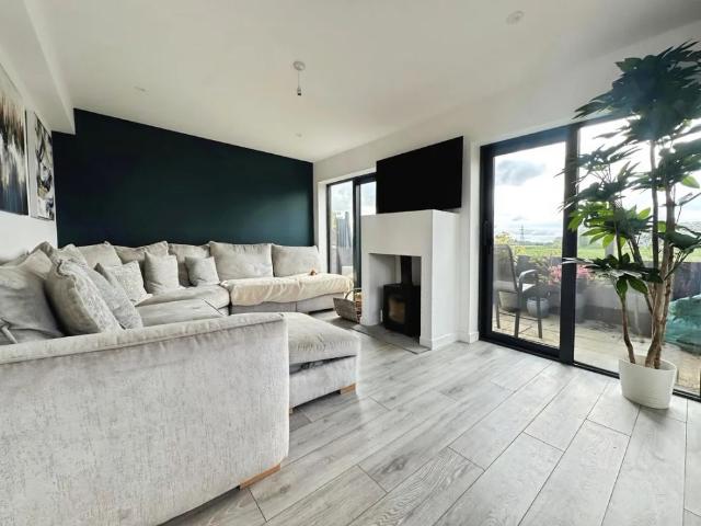 3 bedroom unspecified