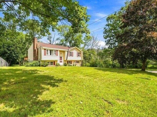 3 bedroom, Upton MA 01568 105175462