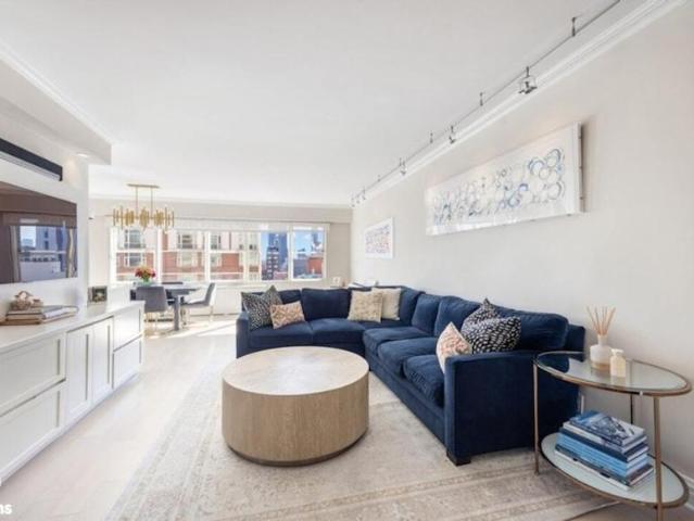 3 bedroom, Upper East Side NY LS102244421