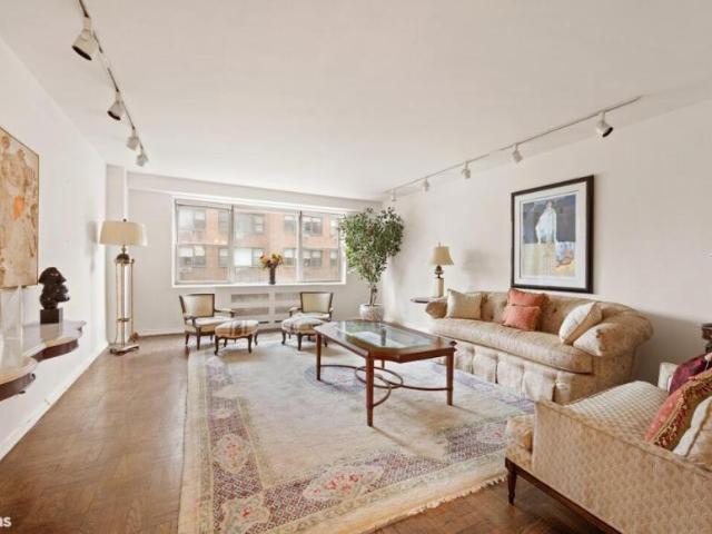 3 bedroom, Upper East Side NY LS96882093