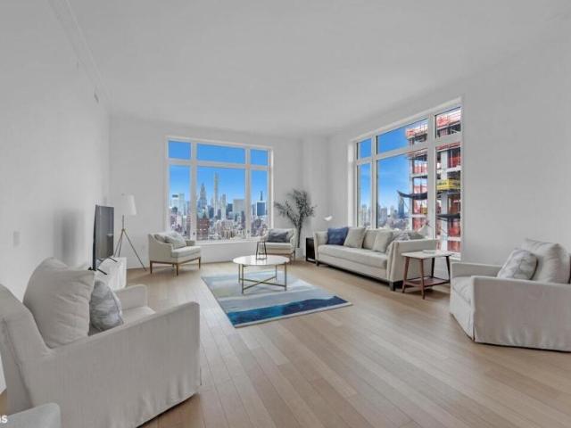 3 bedroom, Upper East Side NY 102243966