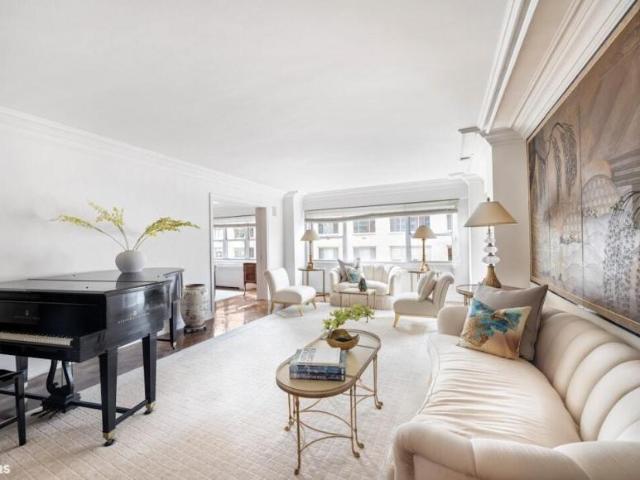 3 bedroom, Upper East Side NY 102244692