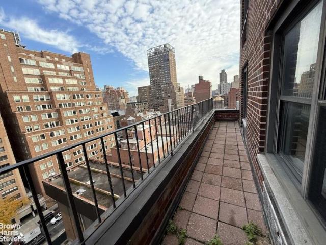 3 bedroom, Upper East Side NY 102244883