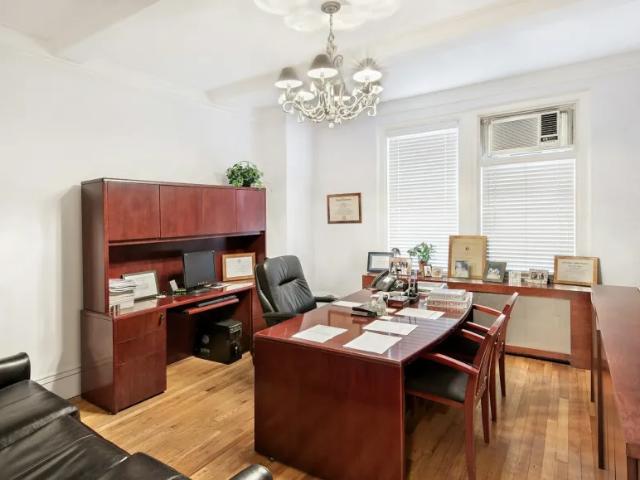 3 bedroom, Upper East Side NY 102715900