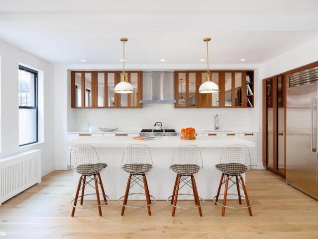 3 bedroom, Upper East Side NY 98817967