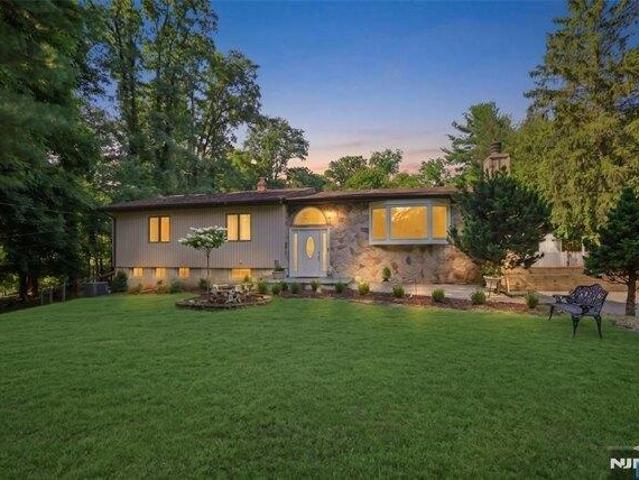 3 bedroom, Upper Saddle River NJ 07458 105158242
