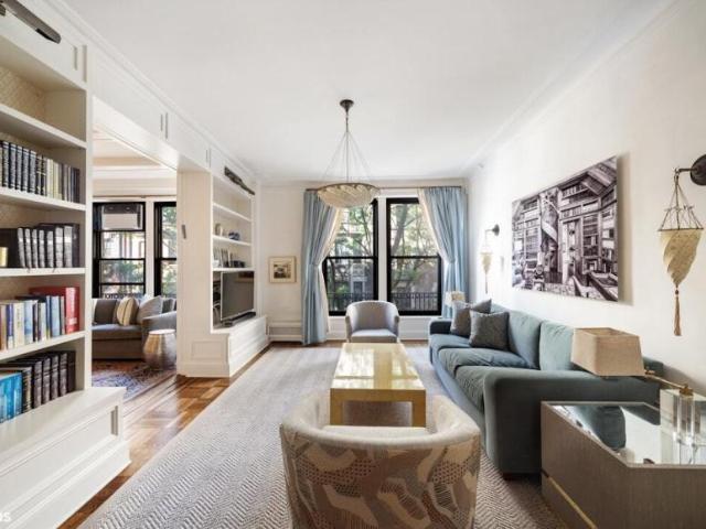 3 bedroom, Upper West Side NY 102244329