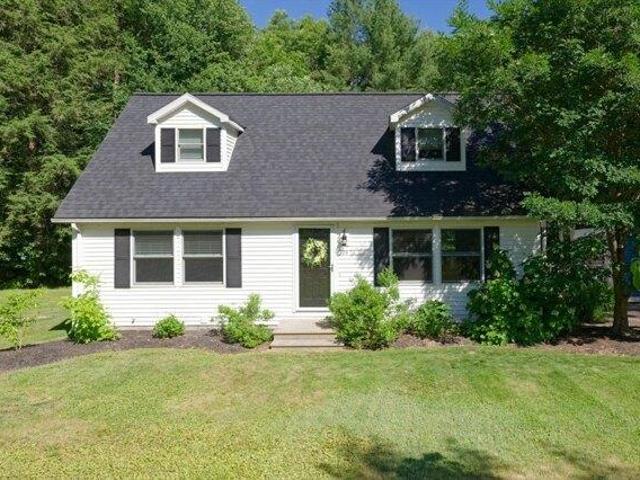 3 bedroom, Uxbridge MA 01569 104687392