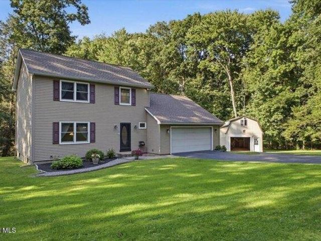3 bedroom, Valatie NY 12184 105290213