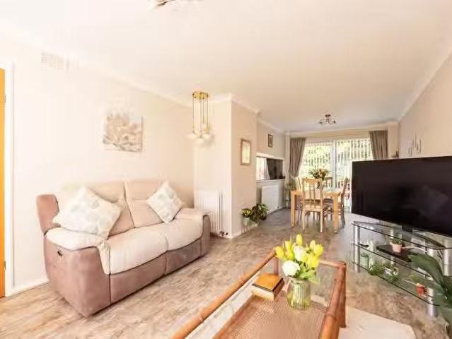 3 Bedroom Villa For Sale In The Spinney, Edinburgh, EH17