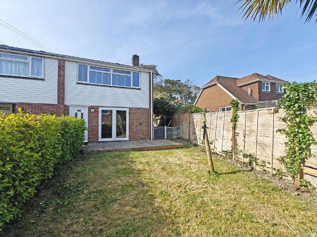 3 bedroom village house to rent