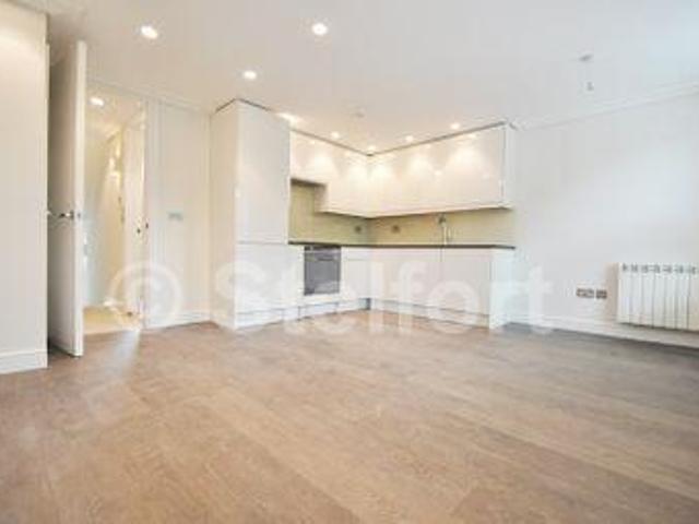 3 Bedrooms Maisonette for rent in 5Ax, Highgate, London SE9