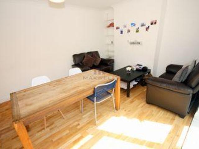 3 Bedrooms Maisonette for rent in Cable Street, Shadwell, London E1
