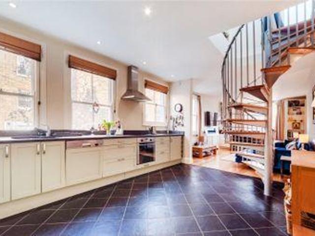 3 Bedrooms Maisonette for rent in Barnard Road, London SW11