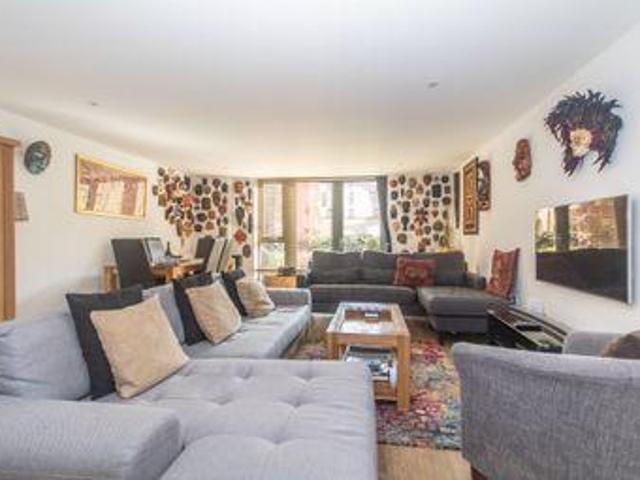 3 Bedrooms Maisonette for rent in Dongola Road, London E1