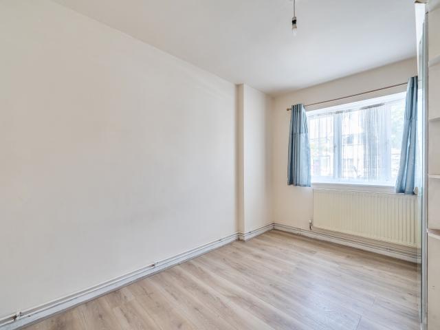 3 Bedrooms Maisonette for Rent in Elm Avenue | Foxtons