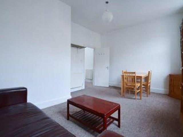 3 Bedrooms Maisonette for rent in Kenninghall Road, London E5