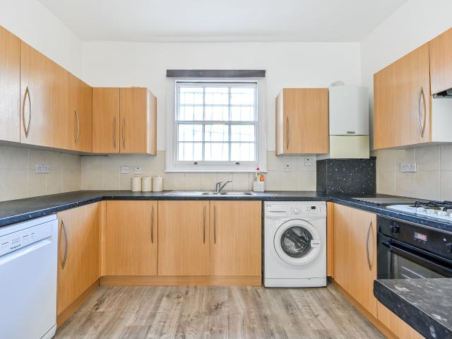 3 Bedrooms Maisonette for Rent in King Henrys Walk | Foxtons