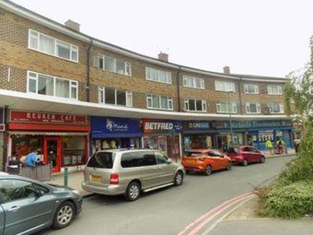 3 Bedrooms Maisonette for rent in Hobs Moat Road, Solihull B92