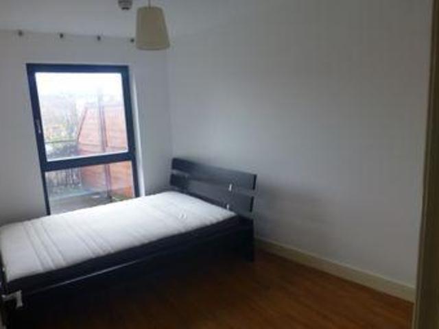 3 Bedrooms Maisonette for rent in Harry Zeital Way, Hackney London E5