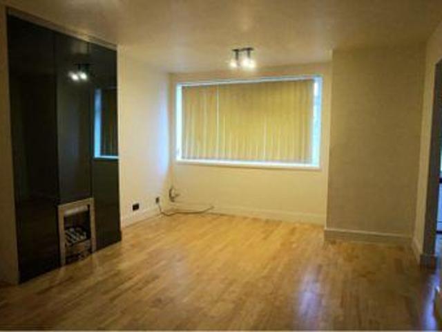 3 Bedrooms Maisonette for rent in Lambscote Close, Solihull B90