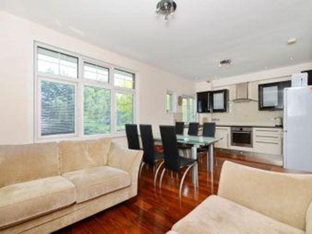 3 Bedrooms Maisonette for rent in Lillian Avenue, Acton W3