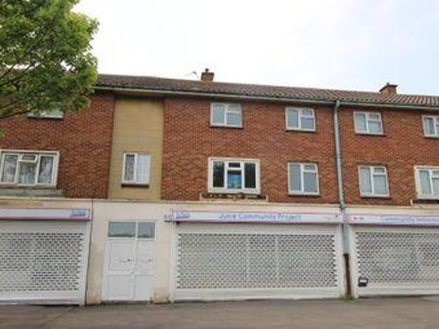 3 Bedrooms Maisonette for rent in Newton Road, Cadbury Heath BS30