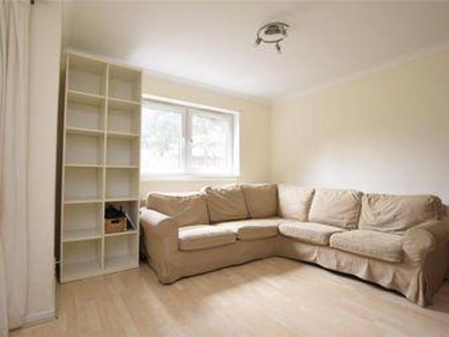 3 Bedrooms Maisonette for rent in Nursery Close, Putney, London SW15
