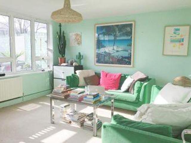 3 Bedrooms Maisonette for rent in Spicer Close, Brixton, London SW9