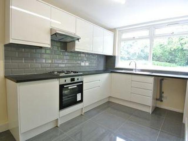 3 Bedrooms Maisonette for rent in St Johns Way, Hornsey Rise Est, Archway N19