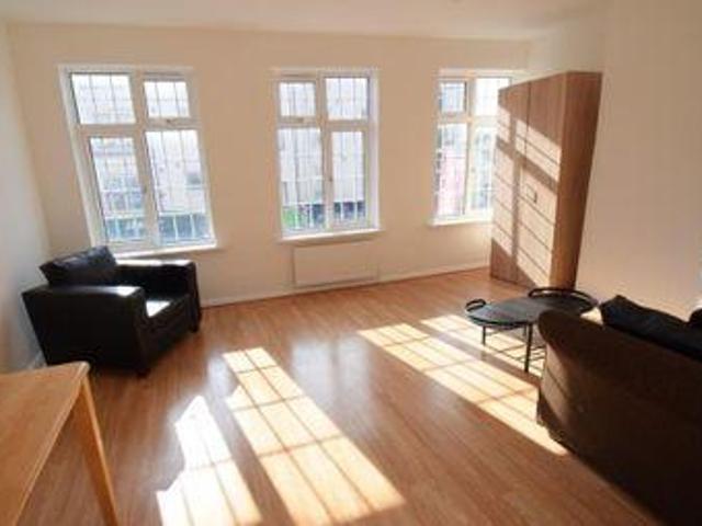 3 Bedrooms Maisonette for rent in Parkview, High Street, Yiewsley, London UB7