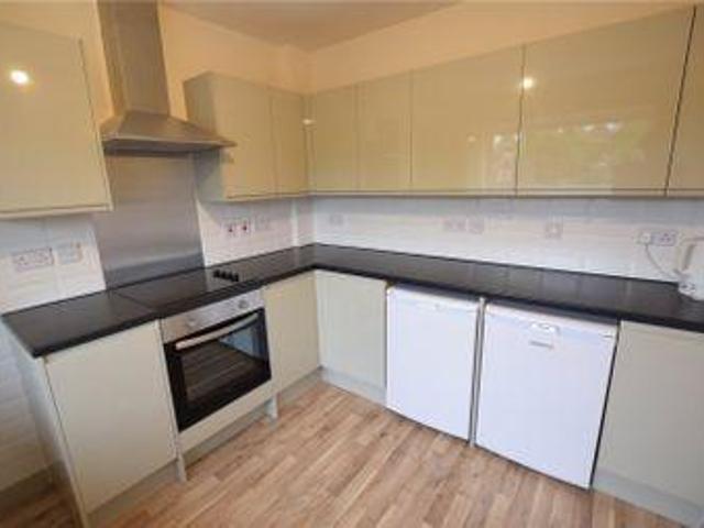 3 Bedrooms Maisonette for rent in Yorktown Road, Sandhurst, Berkshire GU47