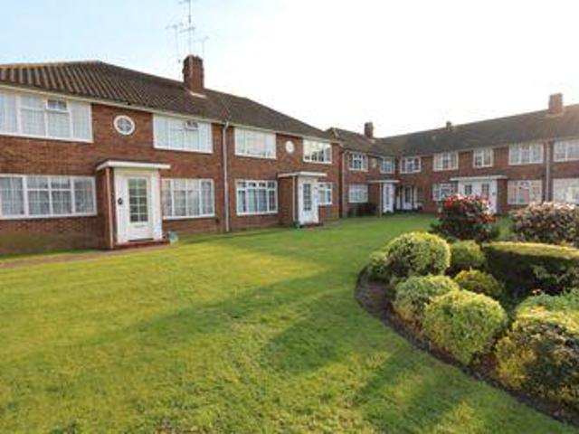 3 Bedrooms Maisonette for sale in Magnolia Court, The Mall, Kenton, Harrow HA3
