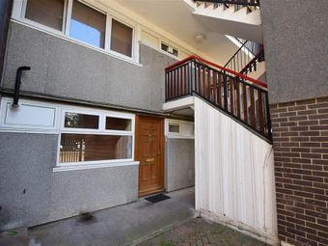 3 Bedrooms Maisonette for sale in Navestock Crescent, Woodford Green, Essex IG8